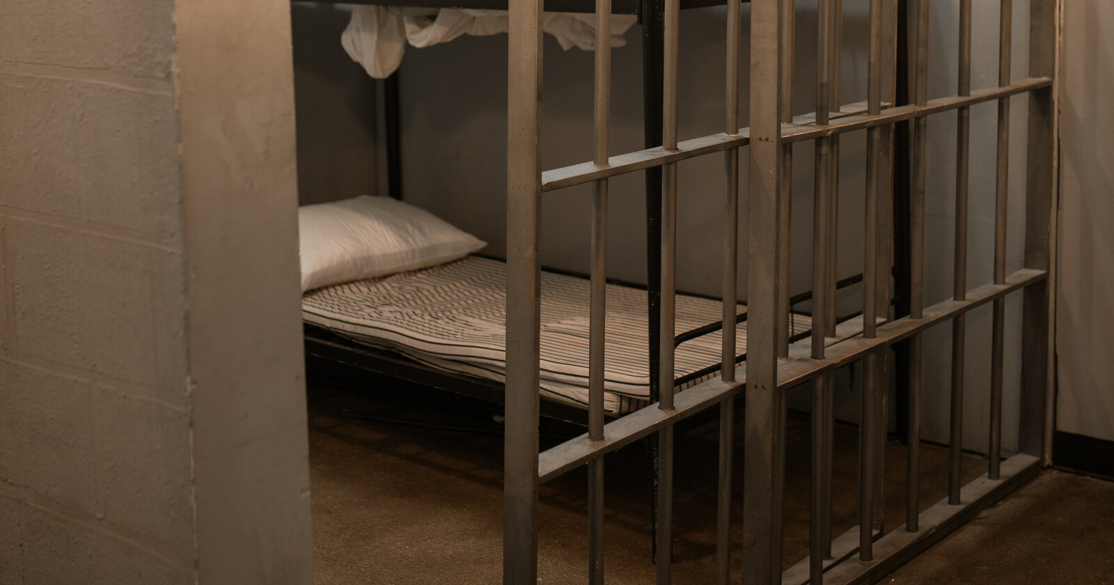 What’s the difference between school and jail? – Mackinac Center